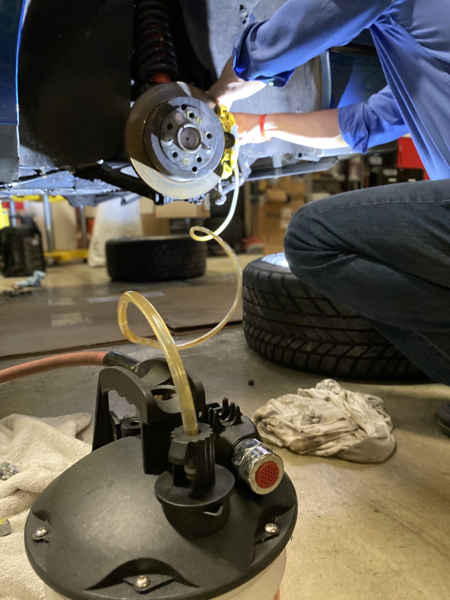 Pneumatic Brake Fluid Bleeder & Exchanger | JDI-050EV