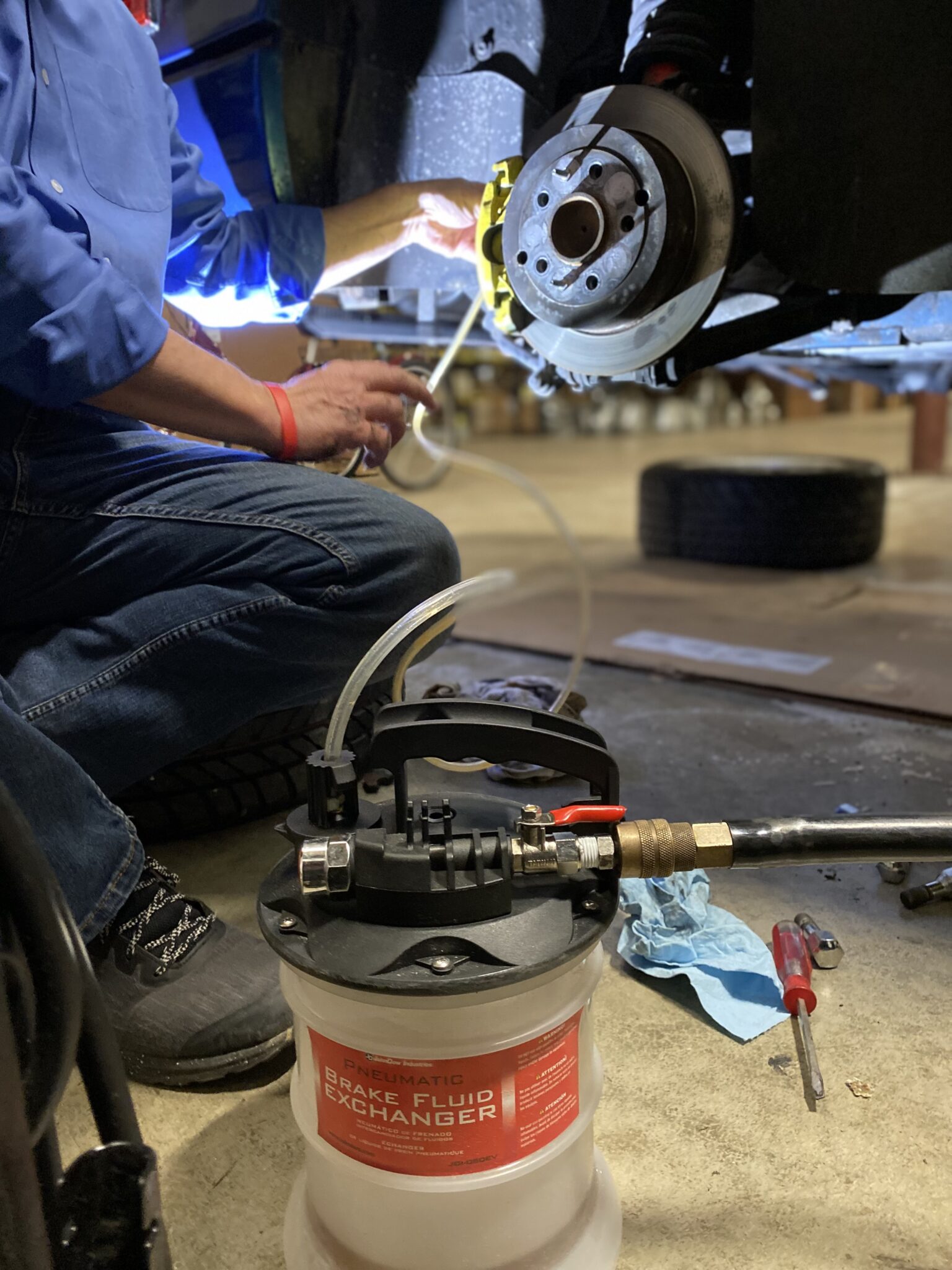 Pneumatic Brake Fluid Bleeder & Exchanger | JDI-050EV